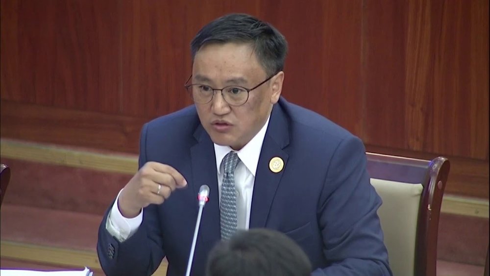 УИХ ын гишүүн Ж Чинбүрэн Улс төр эрүүл биш өвчтэй байна